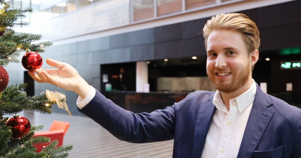 FA:n tuore juristi Johan Granlund pitää aihekokonaisuuden lankoja ...